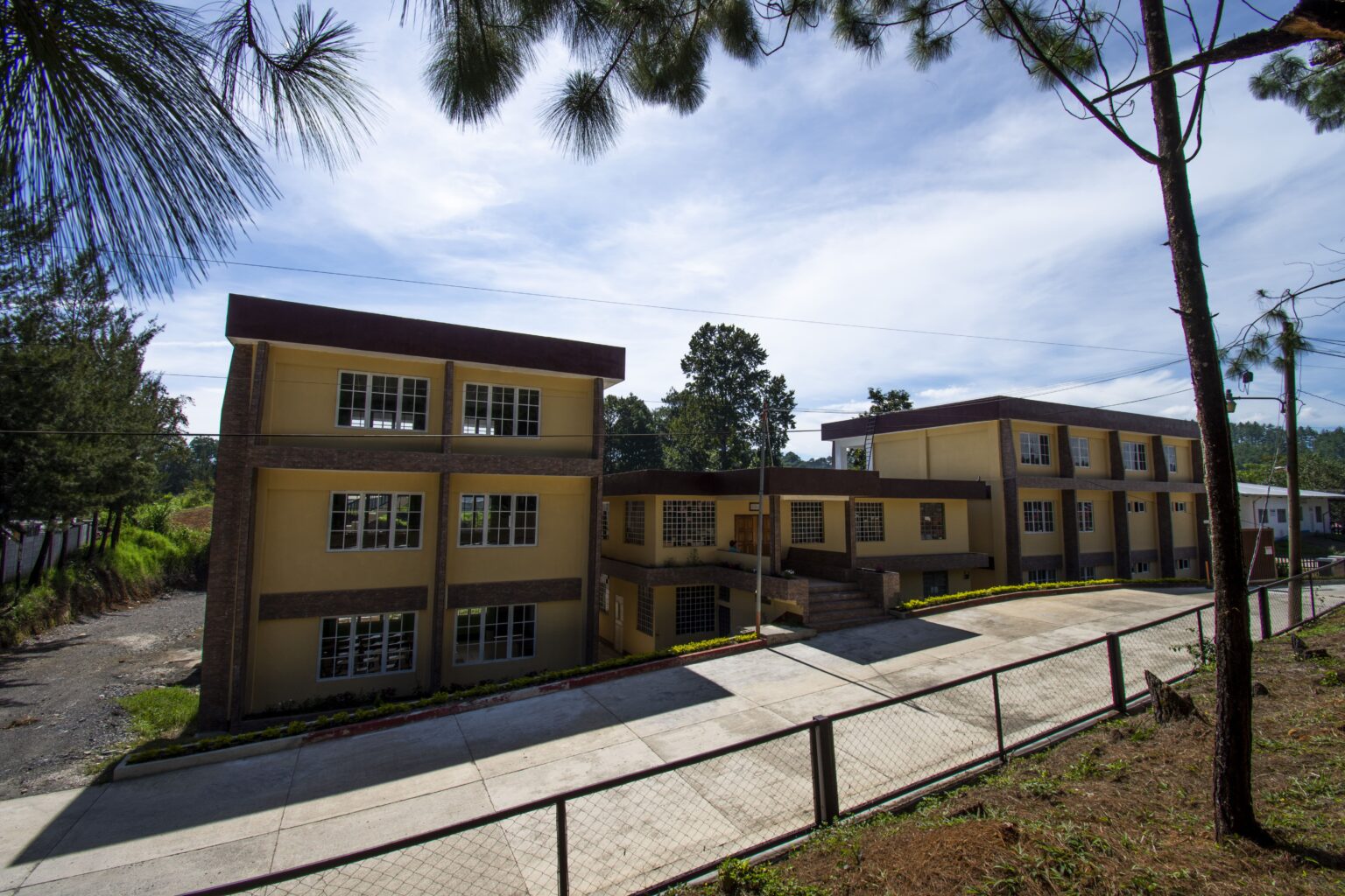 Inscripciones para estudiantes de reingreso UMES 2023 - UMES Verapaz